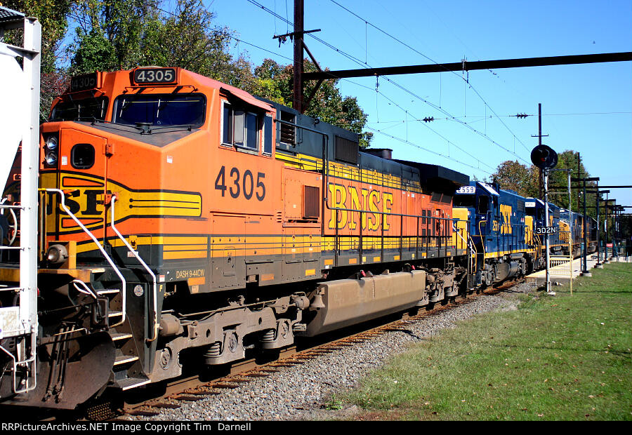 BNSF 4305 on Q418